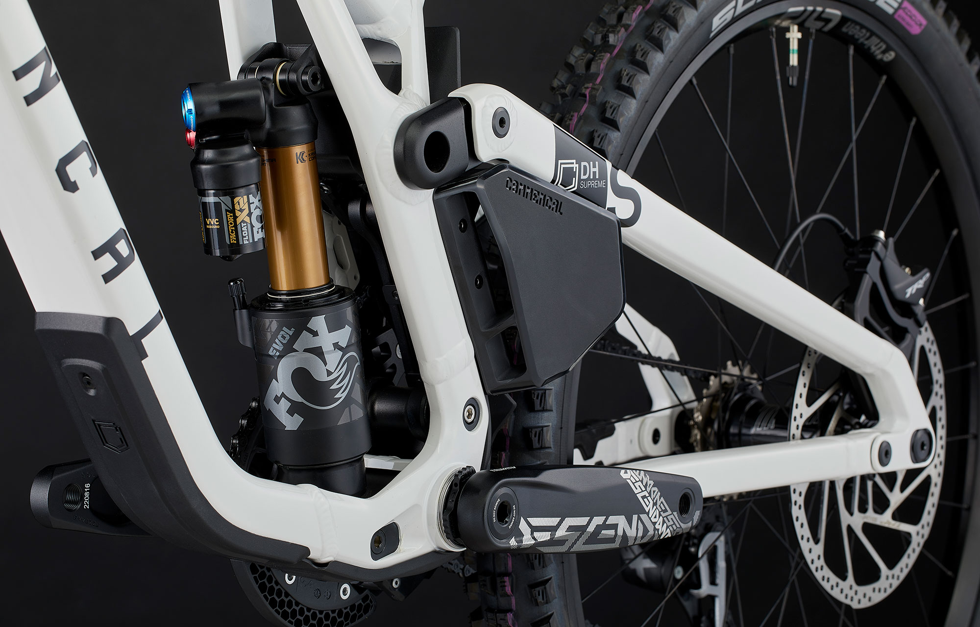 COMMENCAL | COMMENCAL SUPREME DH V5 SIGNATURE PURE WHITE
