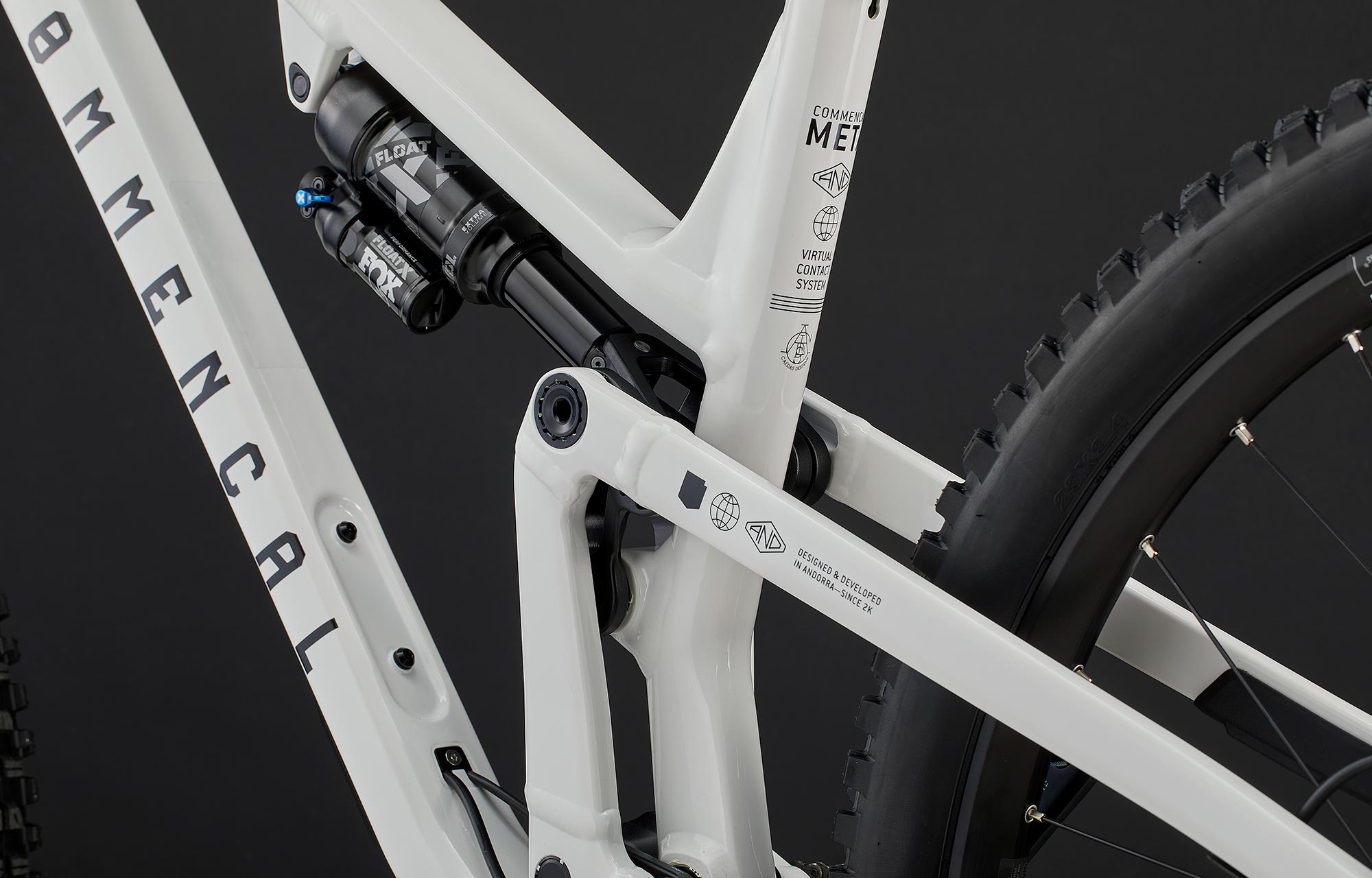 COMMENCAL | COMMENCAL META V5 ESSENTIAL PURE WHITE
